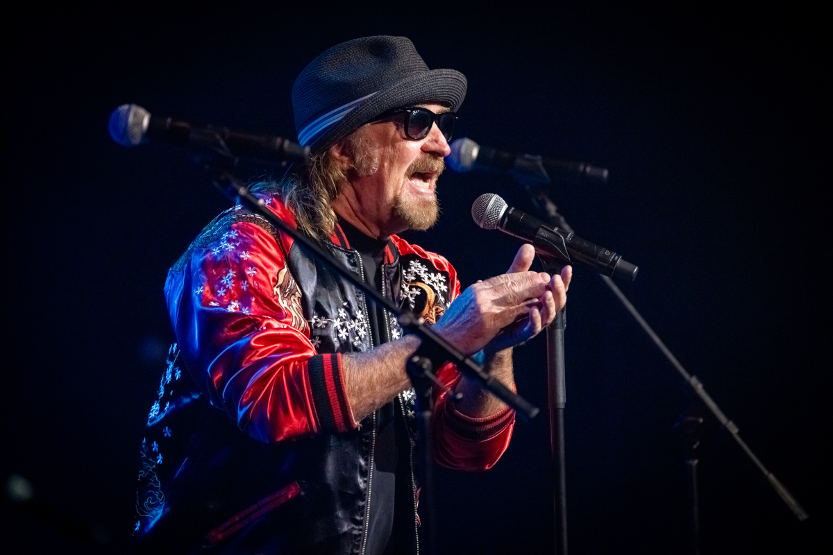 Chris Barnes, Emcee – Big Blues Bender