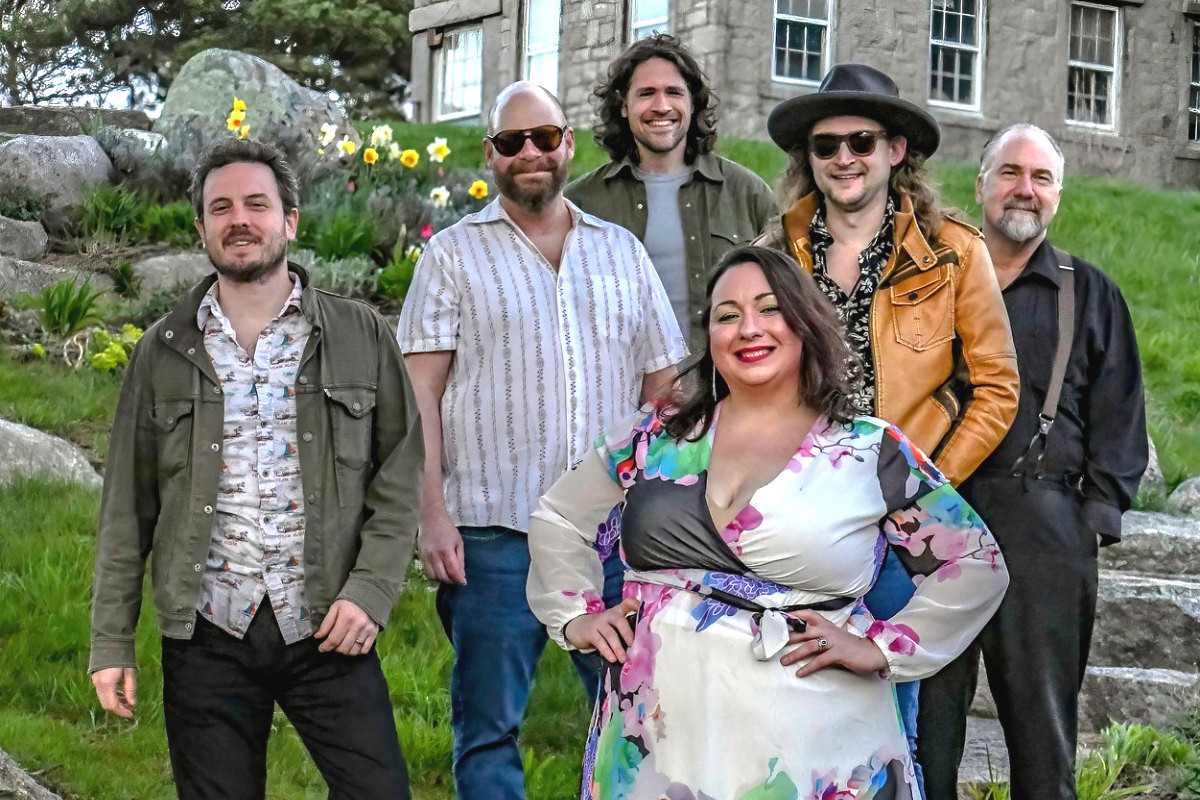 Gracie Curran & The High Falutin’ Band – Big Blues Bender